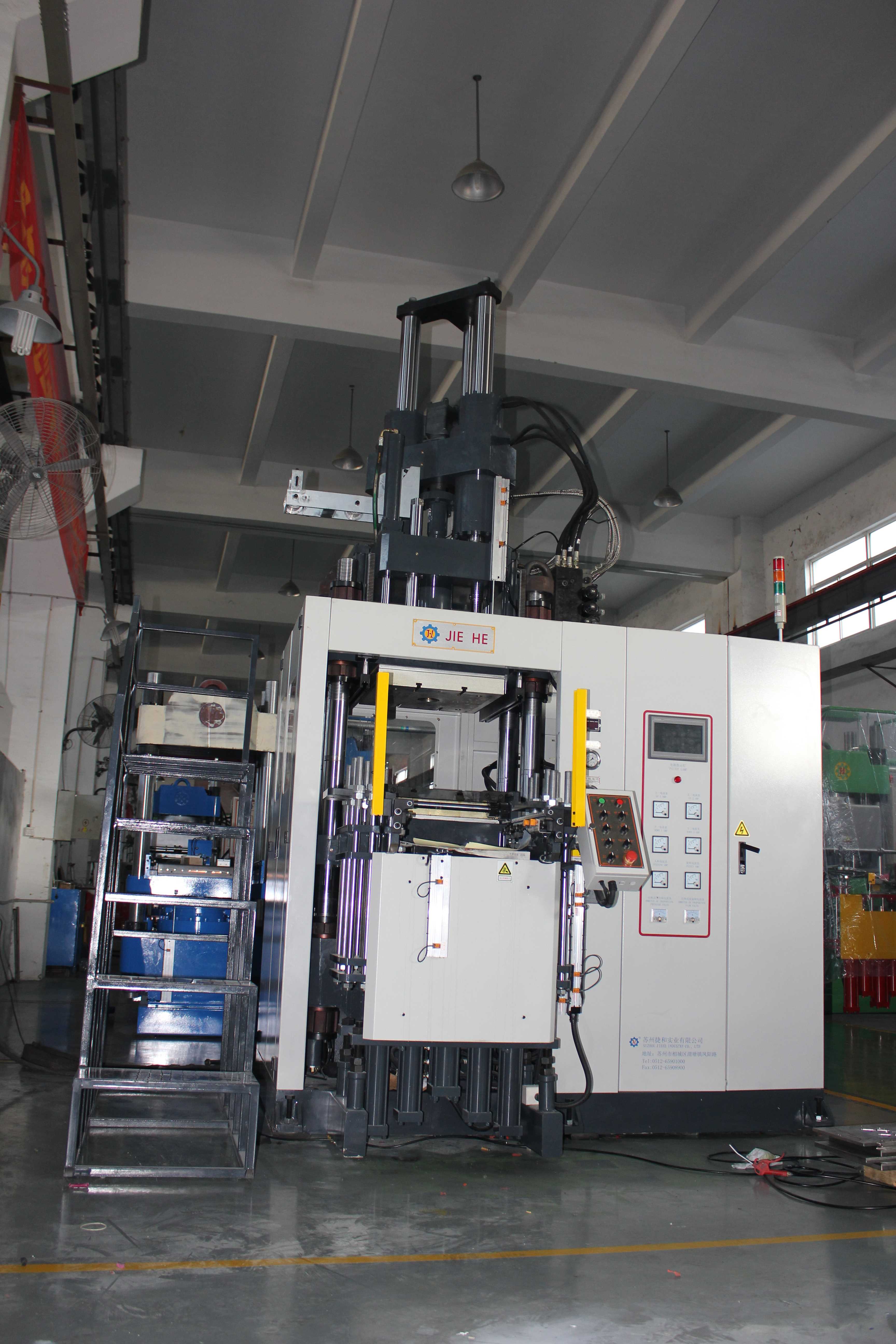 Fully automatic vertical vacuum injection molding machine-Suzhou Kiiwoo ...