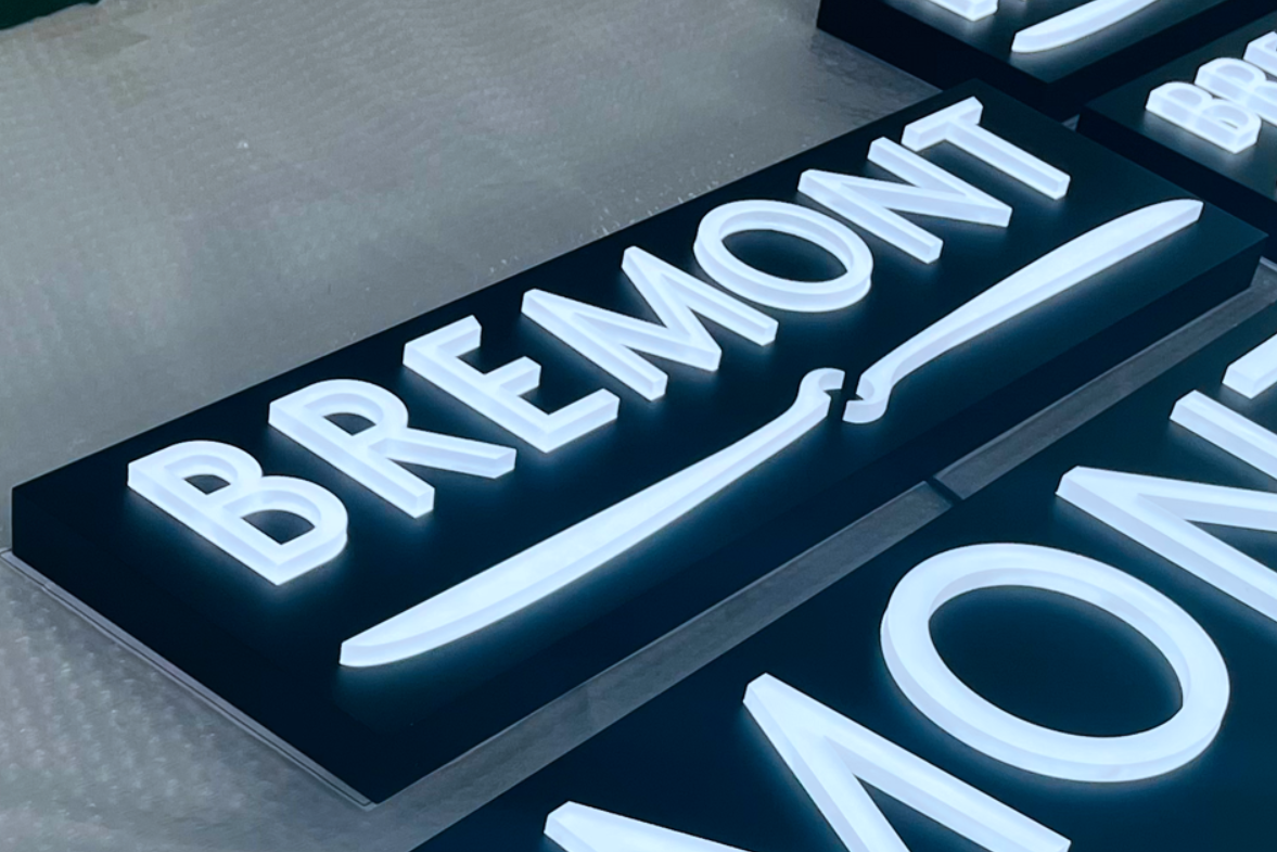 LIGHT BOXES WIT PUSH-THRU ACRYLIC LETTERINGS-企业官网